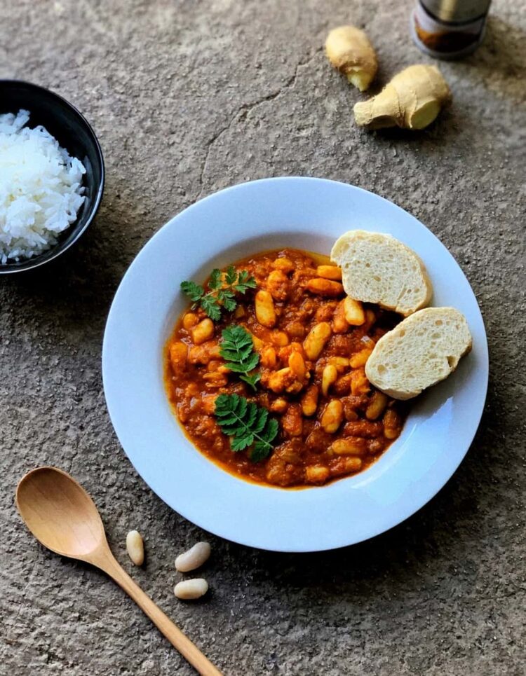 Easy Indian-Style Curried White Beans
